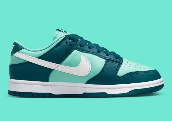 Nike Dunk Low WMNS Teal Mint DD1503-301 | SneakerNews.com