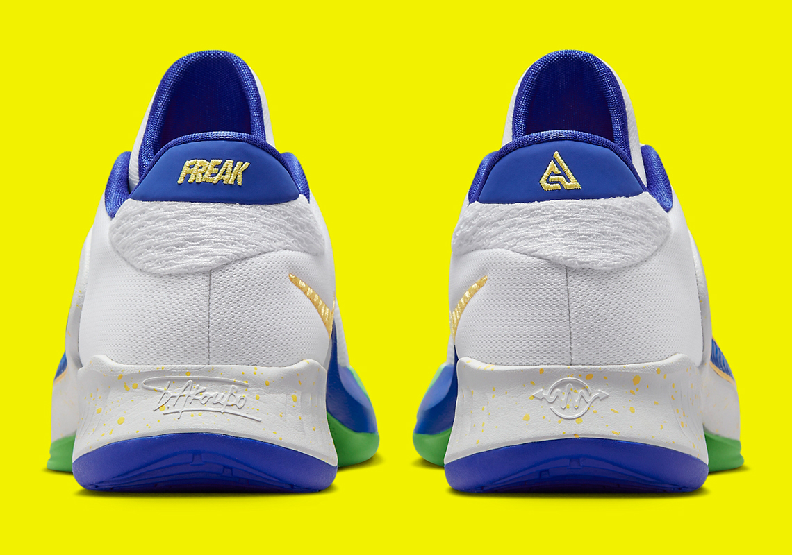 Nike Zoom Freak 4 GS "Hyper Royal" DQ0553-103 | SneakerNews.com