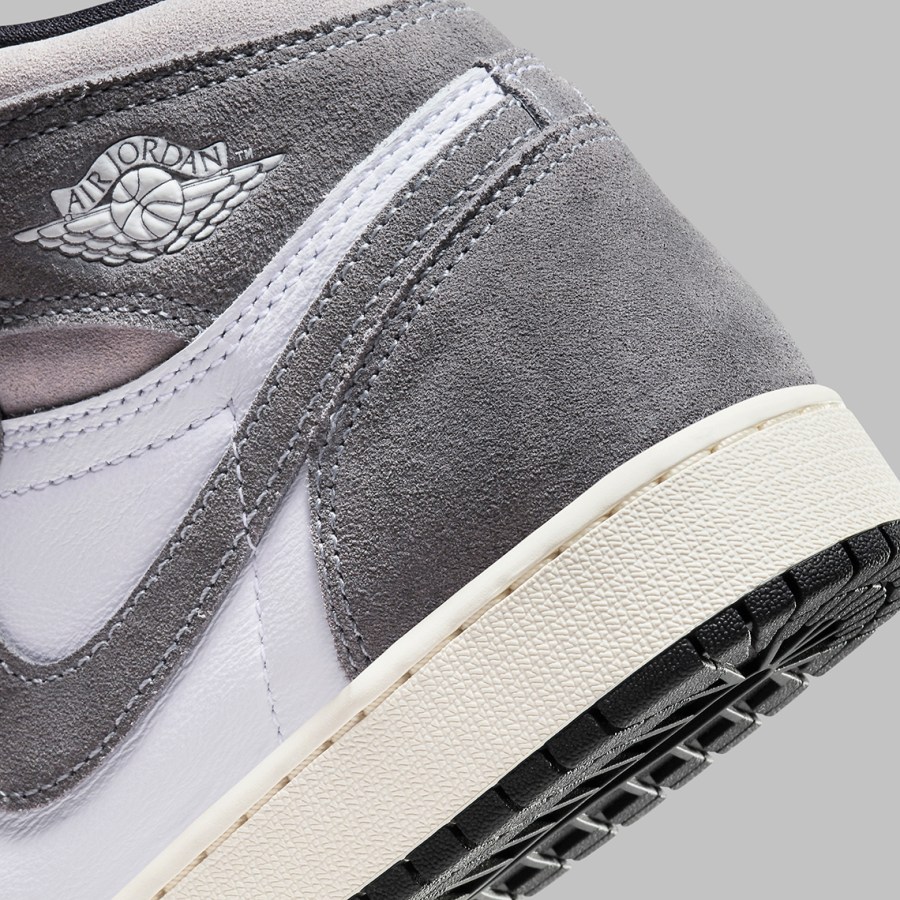 Air Jordan 1 “Washed Black” DZ5485-051 Release | SneakerNews.com