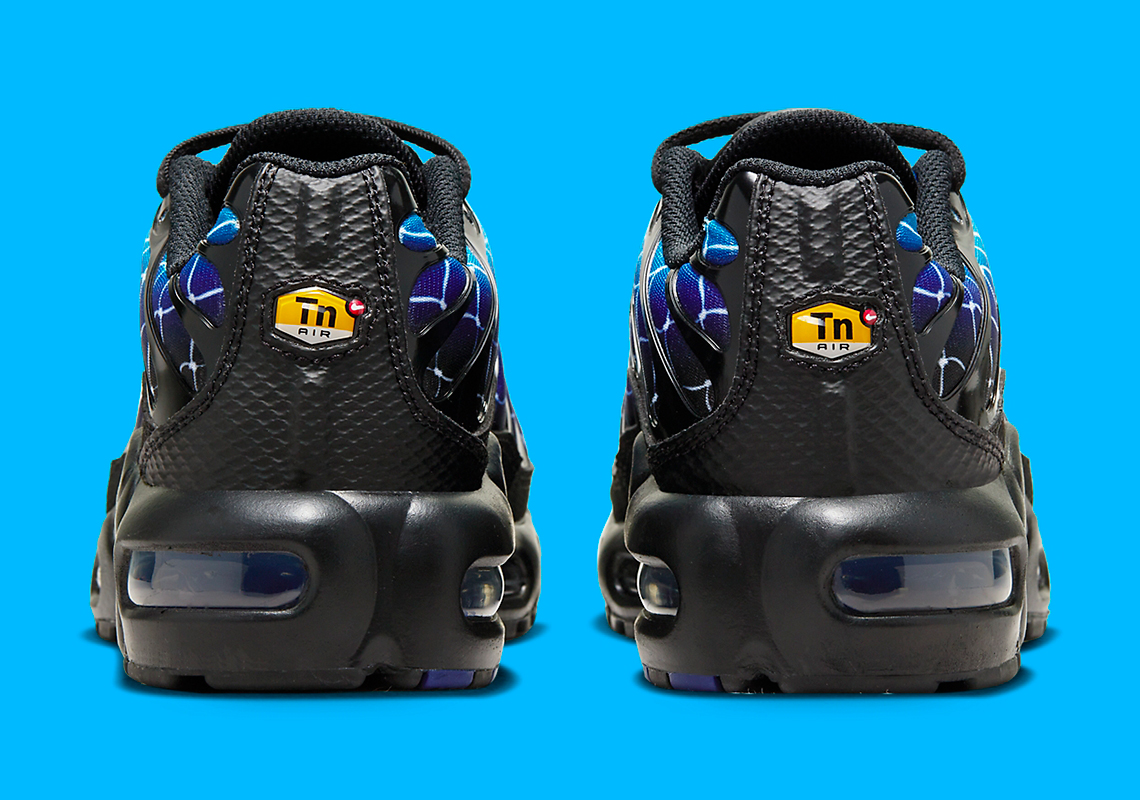 Nike Air Max Plus "Chain Link Fence" FQ2405-001 | SneakerNews.com