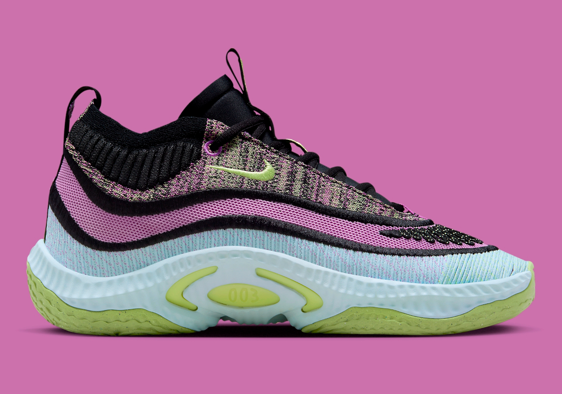 Nike Cosmic Unity 3 "Chaos" Release Date | SneakerNews.com