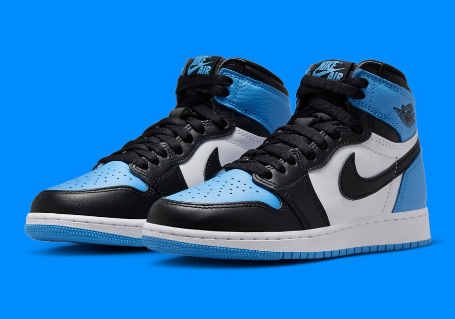 Air Jordan 1 Retro High OG "UNC Toe" DZ5485-400 | SneakerNews.com
