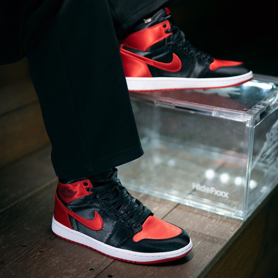 Air Jordan 1 "Satin Bred" (2023) FD4810-061 Release | SneakerNews.com