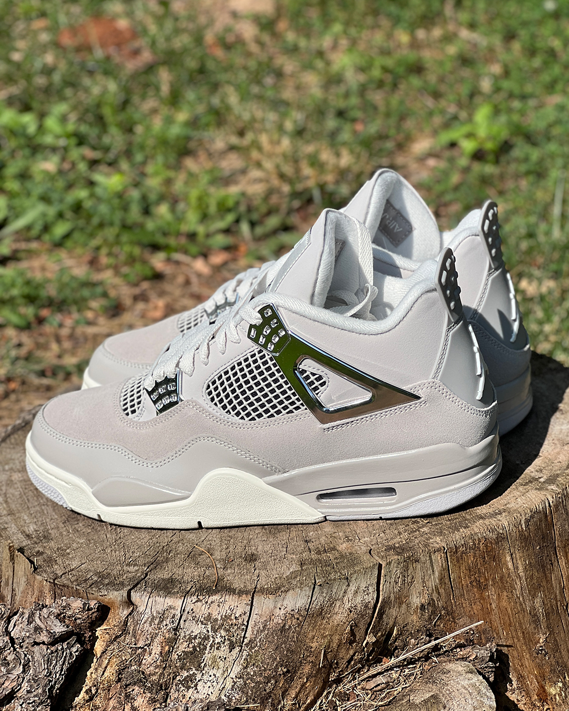 Air Jordan 4 Womens Frozen Moments AQ9129-001 | SneakerNews.com