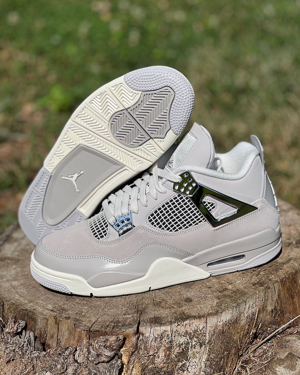 Air Jordan 4 Womens Frozen Moments AQ9129-001 | SneakerNews.com