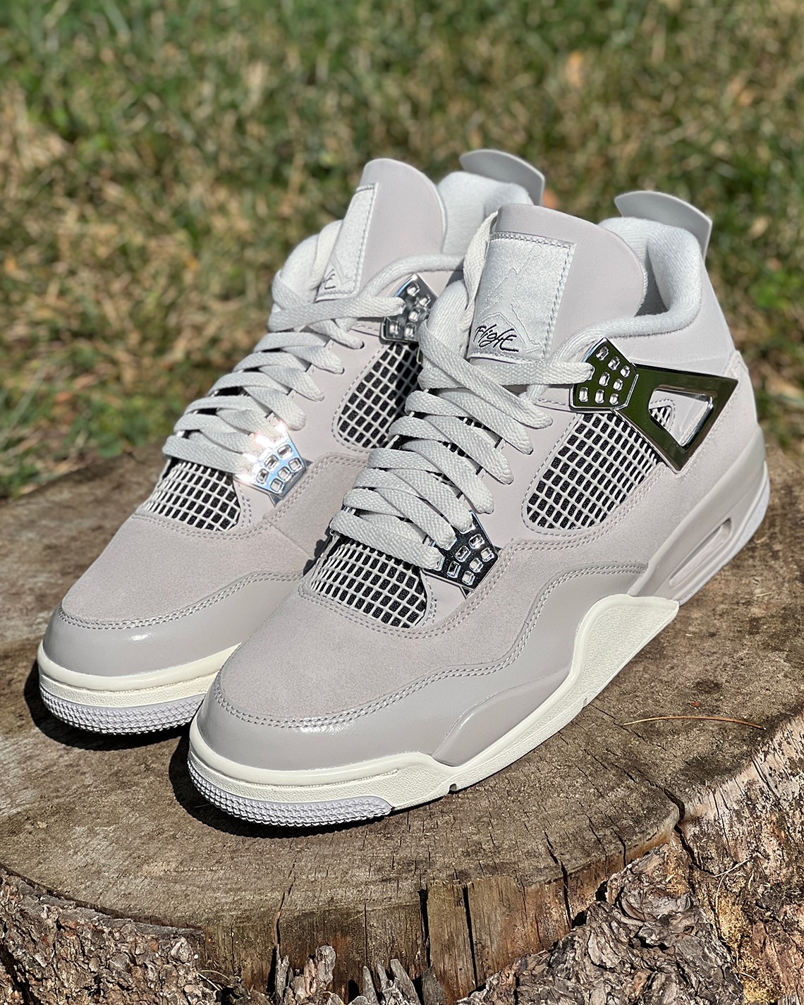 Air Jordan 4 Womens Frozen Moments AQ9129-001 | SneakerNews.com