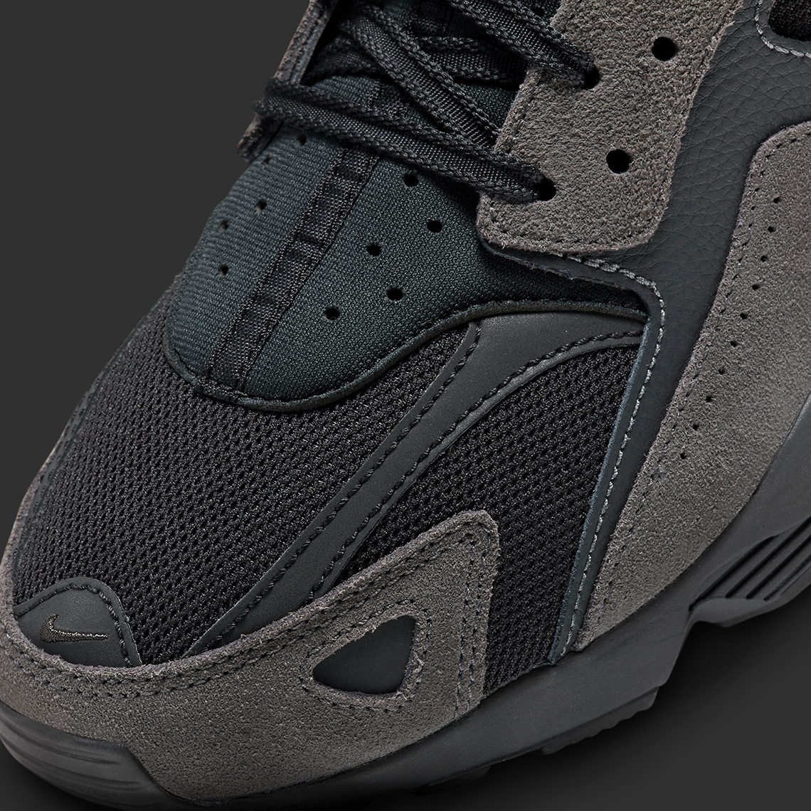 Nike Air Huarache Runner "Anthracite" DZ3306-002 | SneakerNews.com