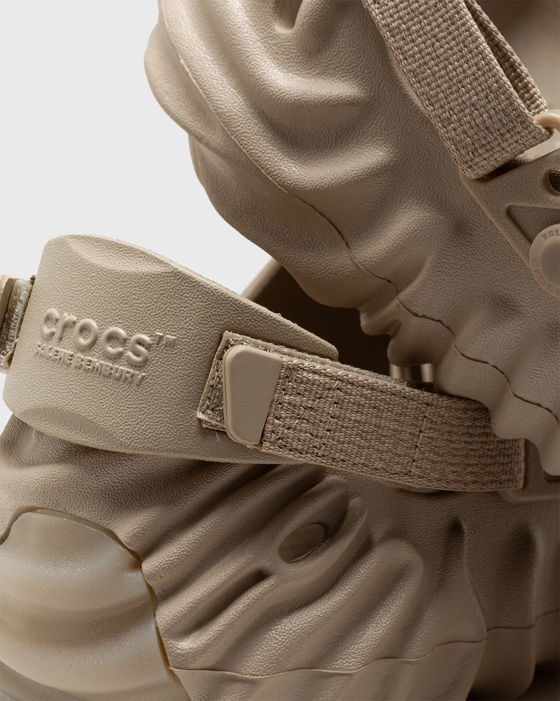 Salehe Bembury x Crocs Pollex Clog Horchata Store List 207393-2DO ...