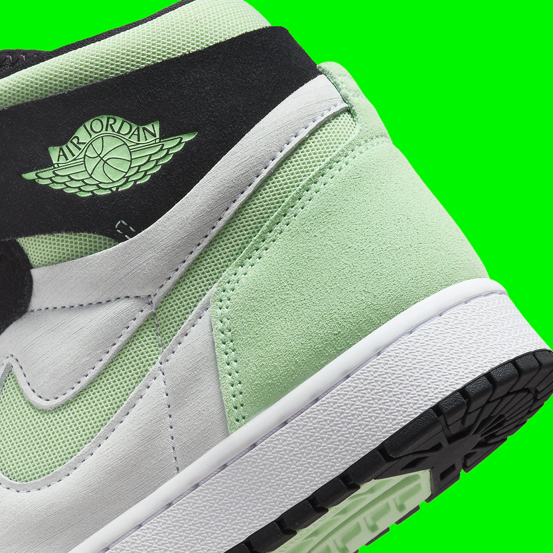 Air Jordan 1 Zoom CMFT 2 "Black/Volt" DV1307-103 | SneakerNews.com
