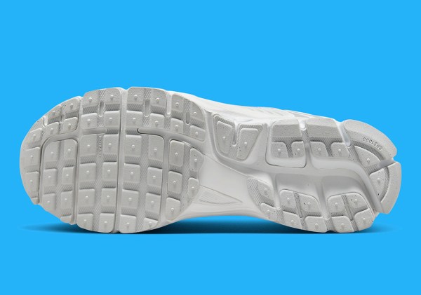 Nike Zoom Vomero 5 Soft Grey University Blue FB9149-100 | SneakerNews.com