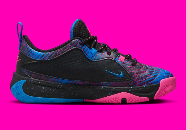 Nike Zoom Freak 5 SE "Black/Photo Blue" FB8979-400 | SneakerNews.com