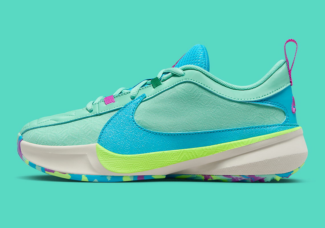 Nike Zoom Freak 5 GS "Mint/Aqua" DZ4486-300 | SneakerNews.com