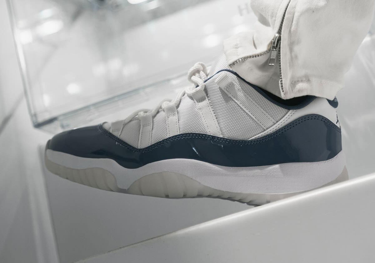 Air Jordan 11 Low "Midnight Navy/Diffused Blue" FV5104-104 ...