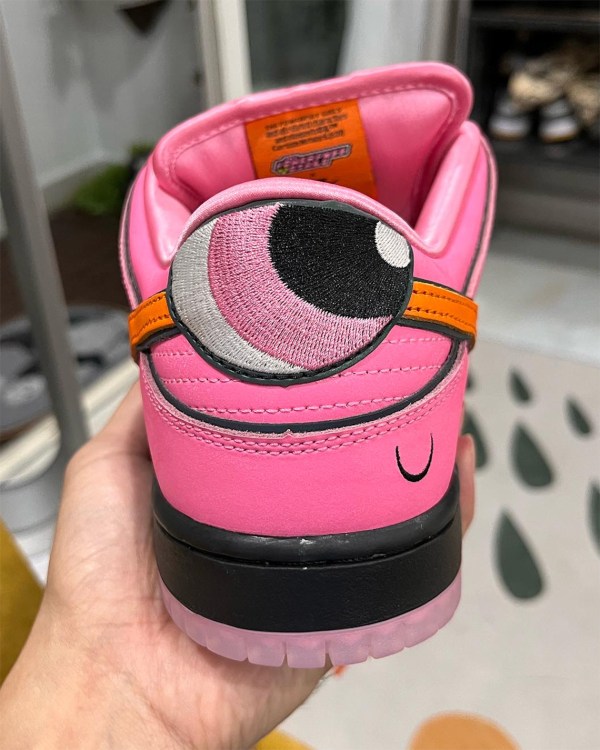The Powerpuff Girls Nike SB Dunk Low Blossom FD2631-600 | SneakerNews.com
