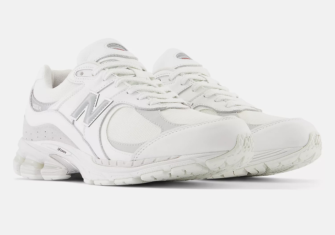 New Balance 2002RX GORE-TEX "White/Grey" | SneakerNews.com