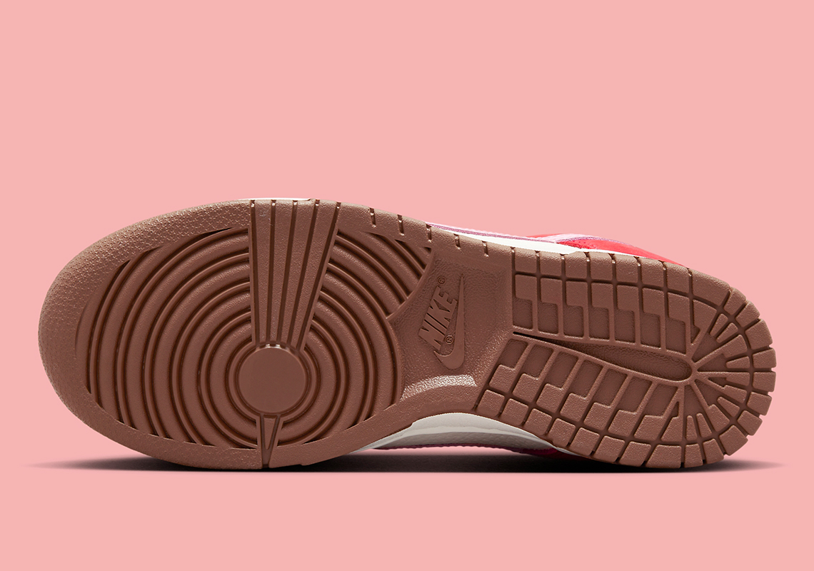 Nike Dunk Low "Bacon" Release Date | SneakerNews.com