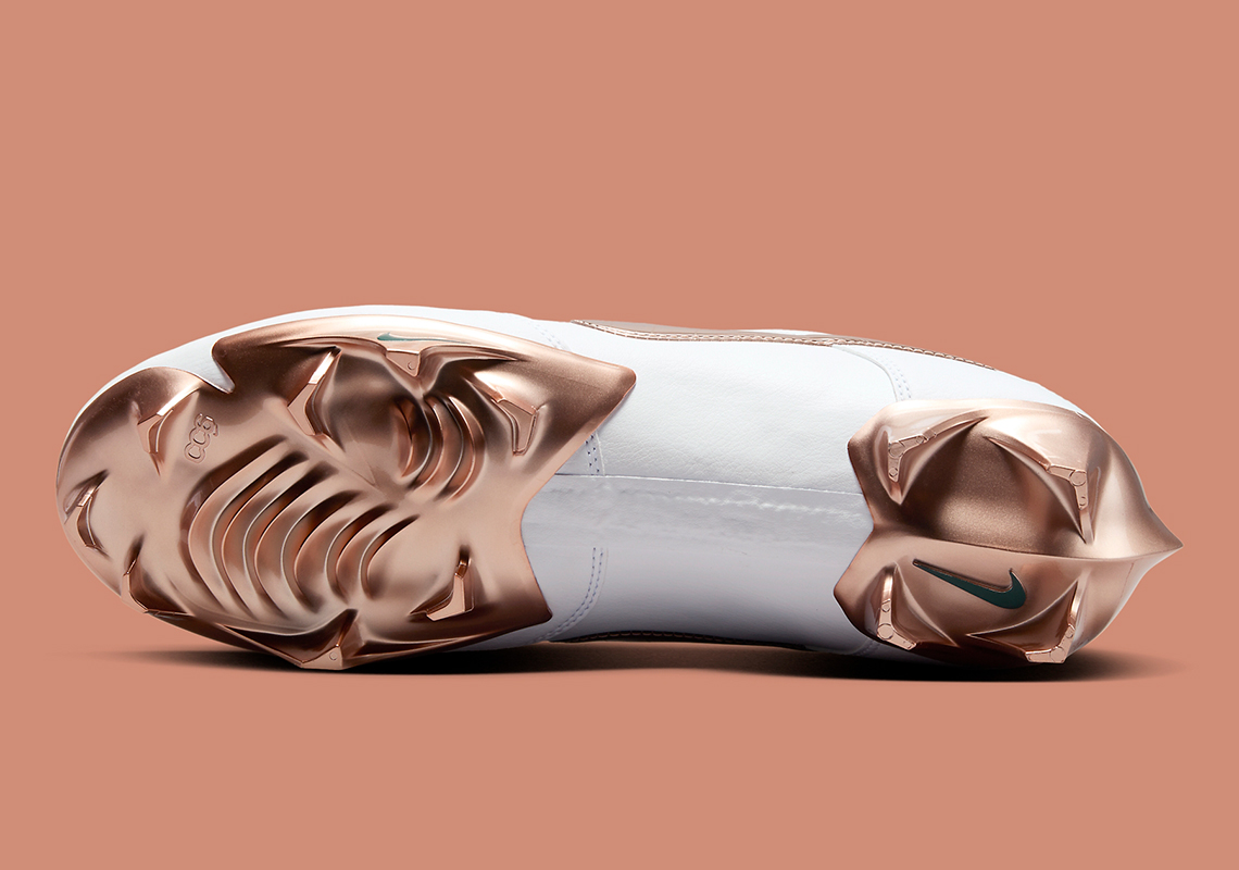 Kyler Murray x Nike Vapor Edge "Dunk" FN6721-100 | SneakerNews.com