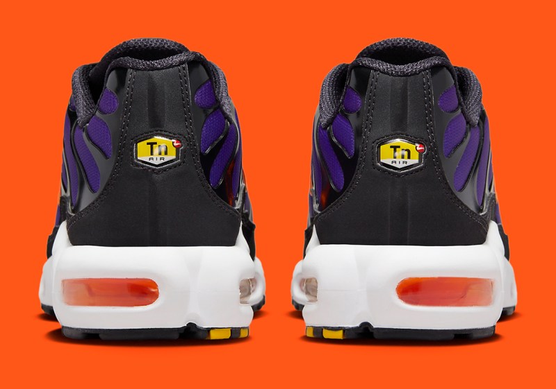 Nike Air Max Plus OG "Voltage Purple" DX0755-500 | SneakerNews.com