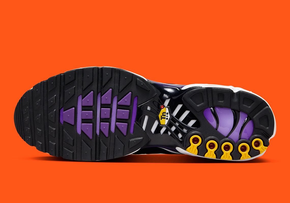 Nike Air Max Plus OG "Voltage Purple" DX0755-500 | SneakerNews.com