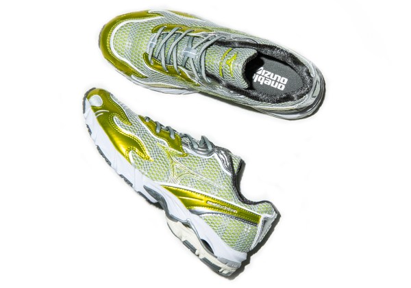 One Block Down Mizuno "Flame Wave" Release Date | SneakerNews.com