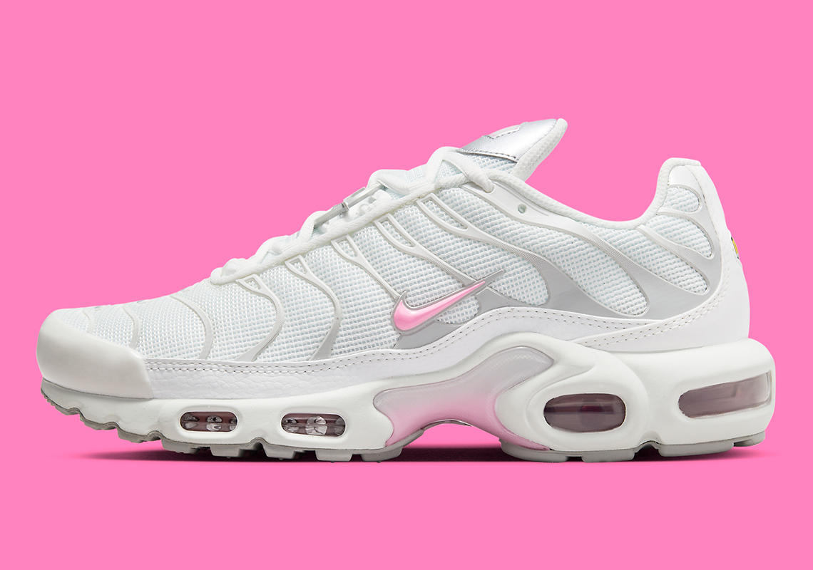 Nike Air Max Plus "Summit White/Pink Rise" HF0107-100 | SneakerNews.com