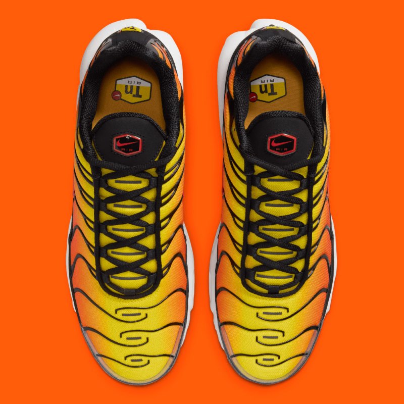Nike Air Max Plus Sunset HF0552-001 2024 | SneakerNews.com