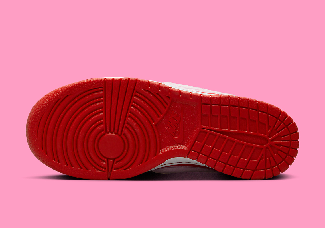 Where to Buy: Kids' Valentine's Day Nike Dunks | Sneaker News