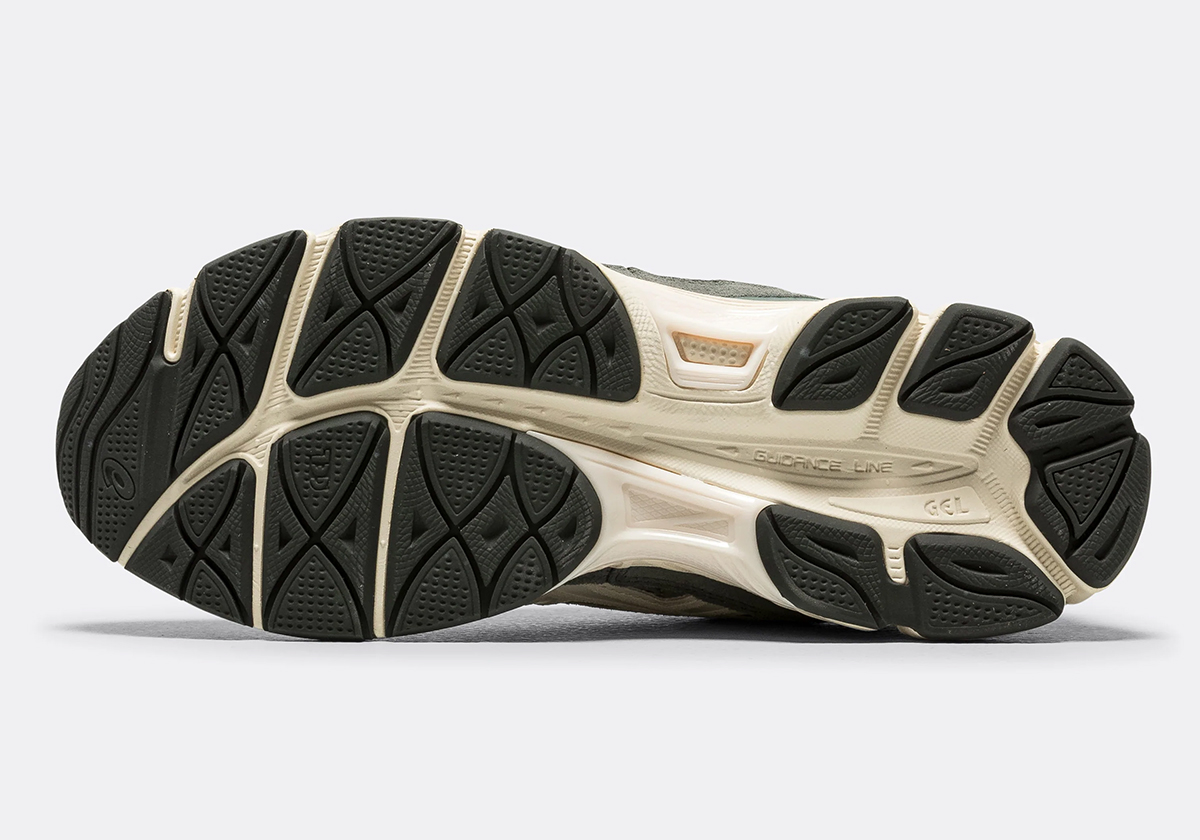 ASICS GEL-NYC "Graphite Grey" | SneakerNews.com