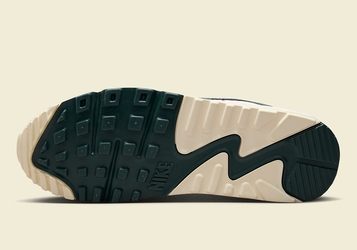 Nike Air Max 90 WMNS "Sail/Vintage Green" | SneakerNews.com
