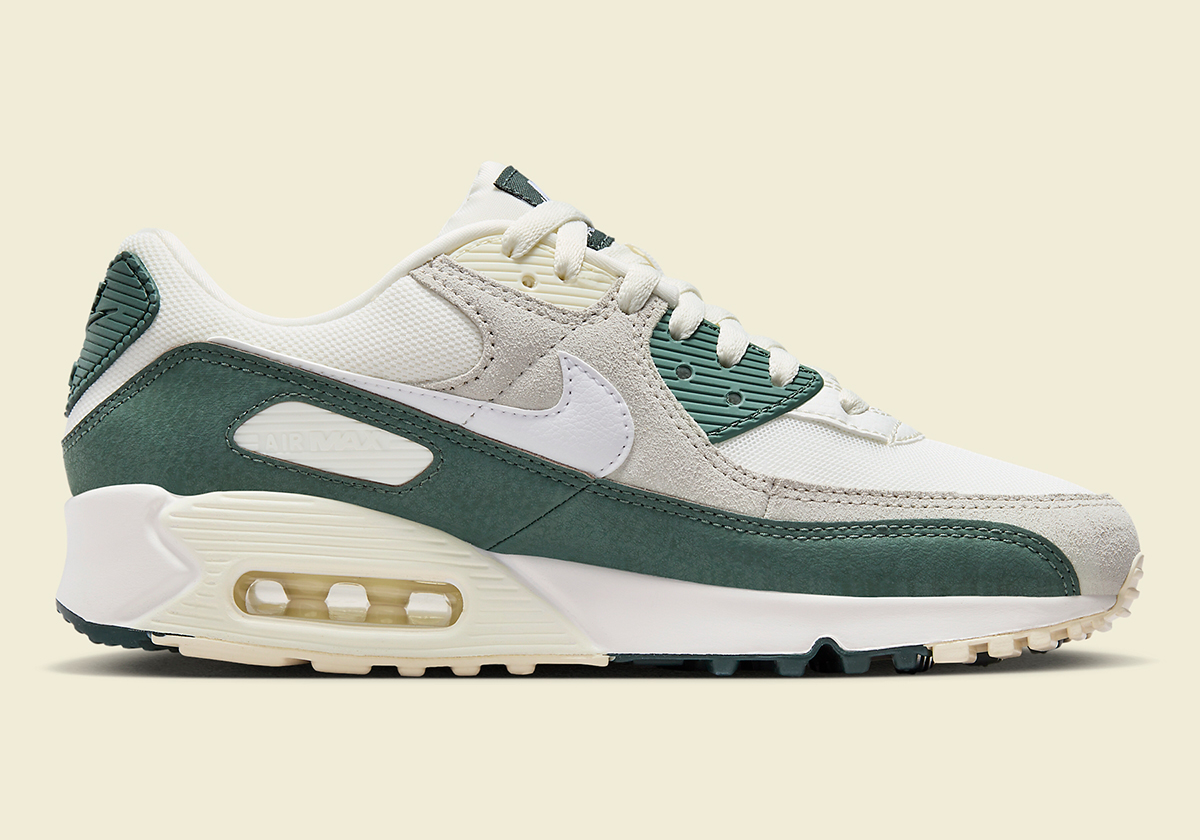 Nike Air Max 90 WMNS "Sail/Vintage Green" | SneakerNews.com