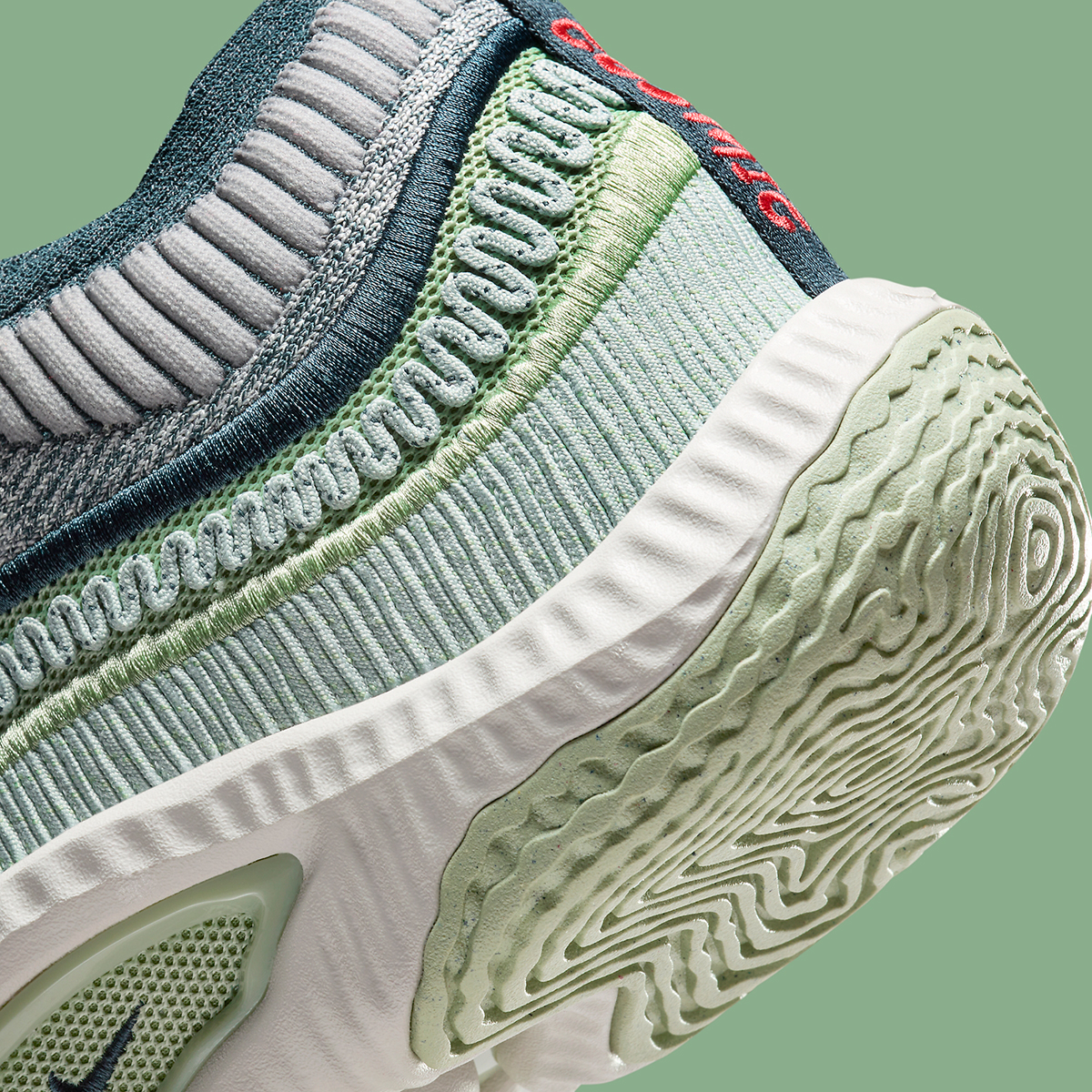 Nike Cosmic Unity 3 "Christmas" | SneakerNews.com