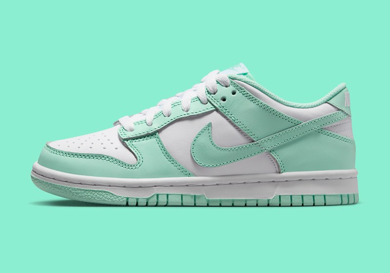 Nike Dunk Low GS "Light Green" | SneakerNews.com