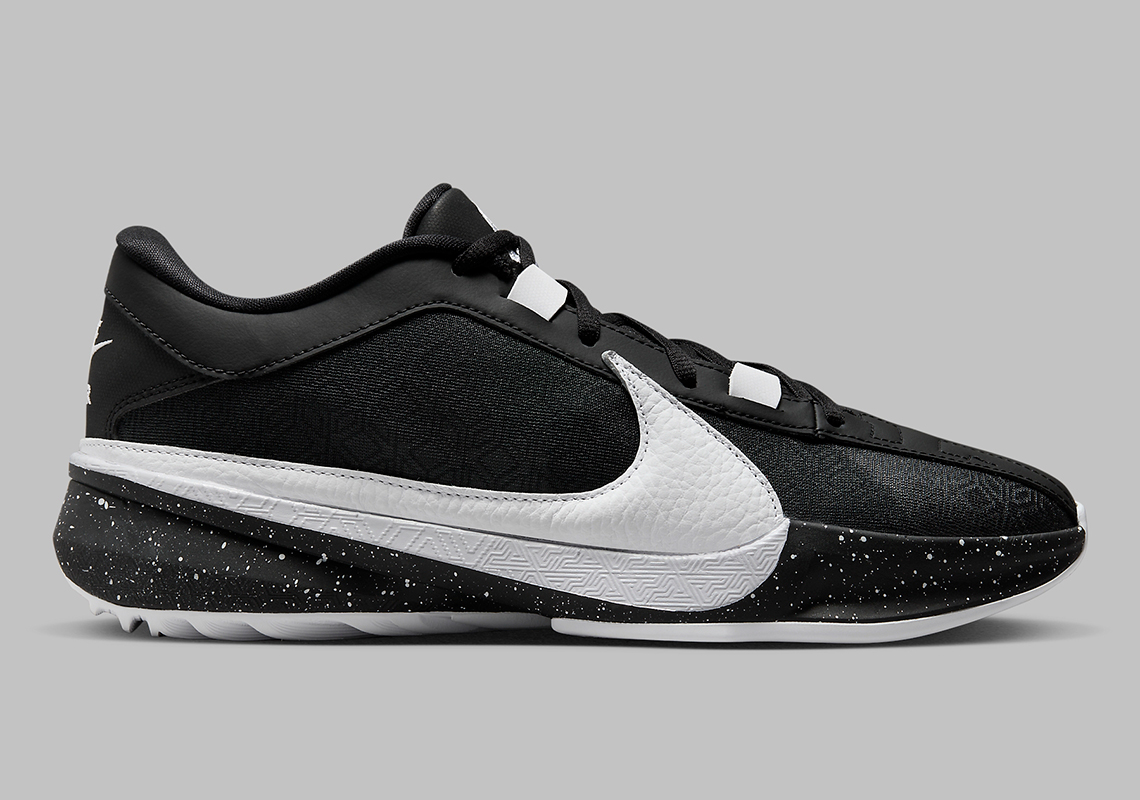 Nike Zoom Freak 5 "Oreo" (Black/White) DX4985-003 | SneakerNews.com