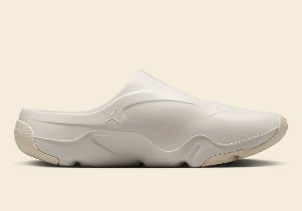 Jordan Roam "Sail" FQ0227-100 | SneakerNews.com