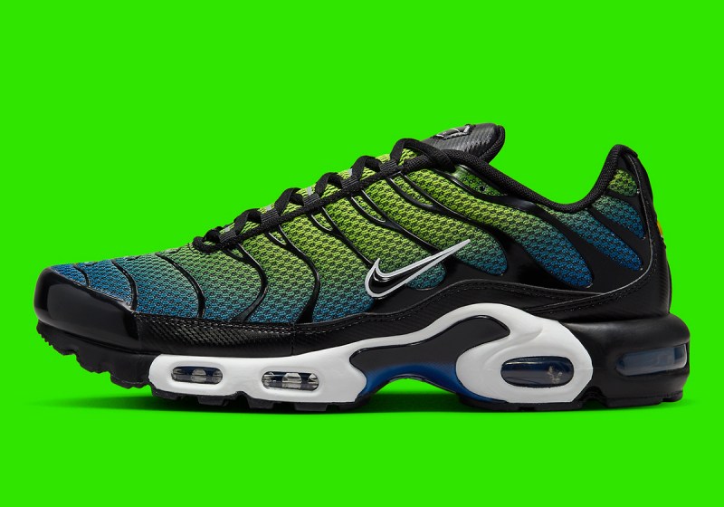 Nike Air Max Plus "Royal Checker" FZ4628-001 | SneakerNews.com