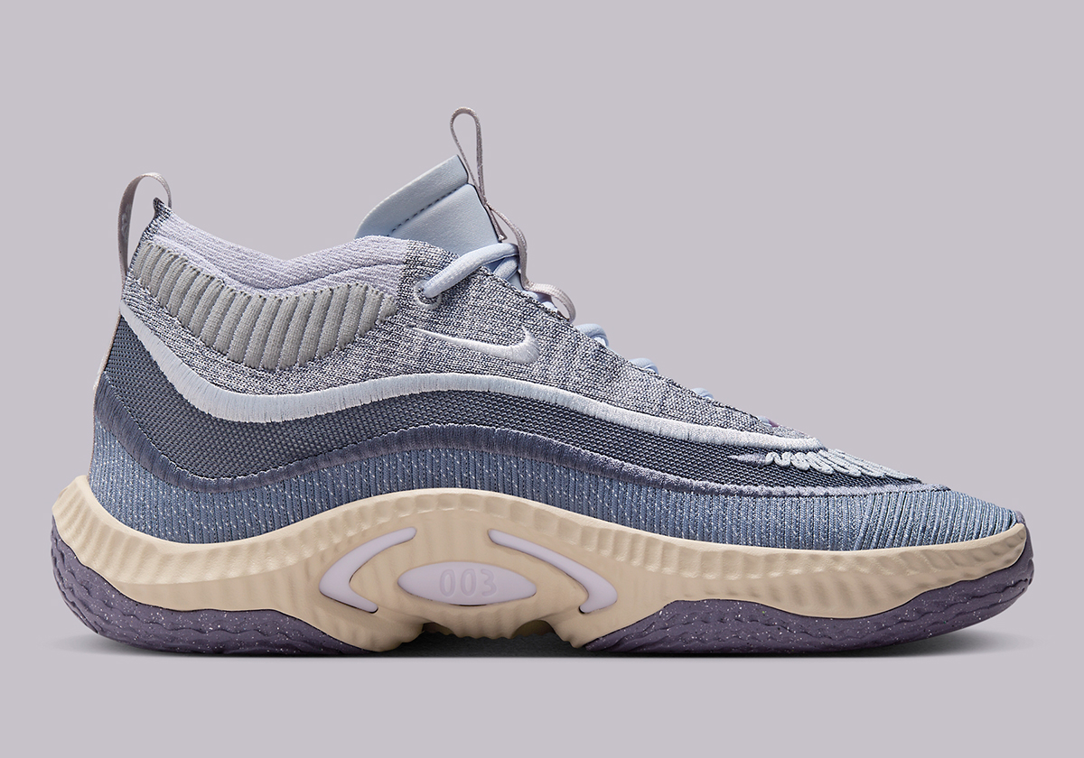 Nike Cosmic Unity 3 "Be True To Her School" | SneakerNews.com