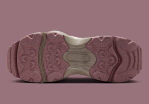 Nike Air Max Flyknit Venture "Smokey Mauve" FD2110-003 | SneakerNews.com