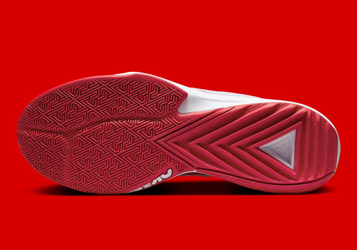 Giannis Pays Respects to Kobe, Brother Thanasis With All-Star Zoom ...