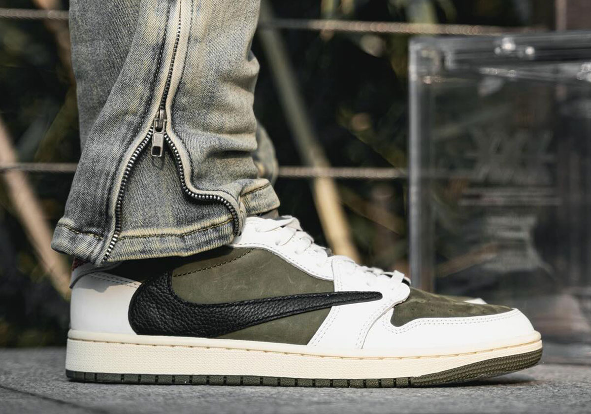 Travis Scott Air Jordan 1 Low OG SP "Medium Olive" DM7866-200 | SneakerNews.com