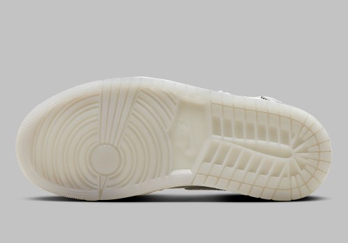 Air Jordan 1 "Chrome" FN7249-001 | SneakerNews.com