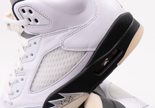 Air Jordan 5 "Reverse Metallic" DD0587-110 | SneakerNews.com