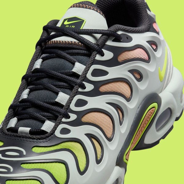 Nike Air Max Plus Drift "Light Silver/Barely Volt" FD4290-009 ...