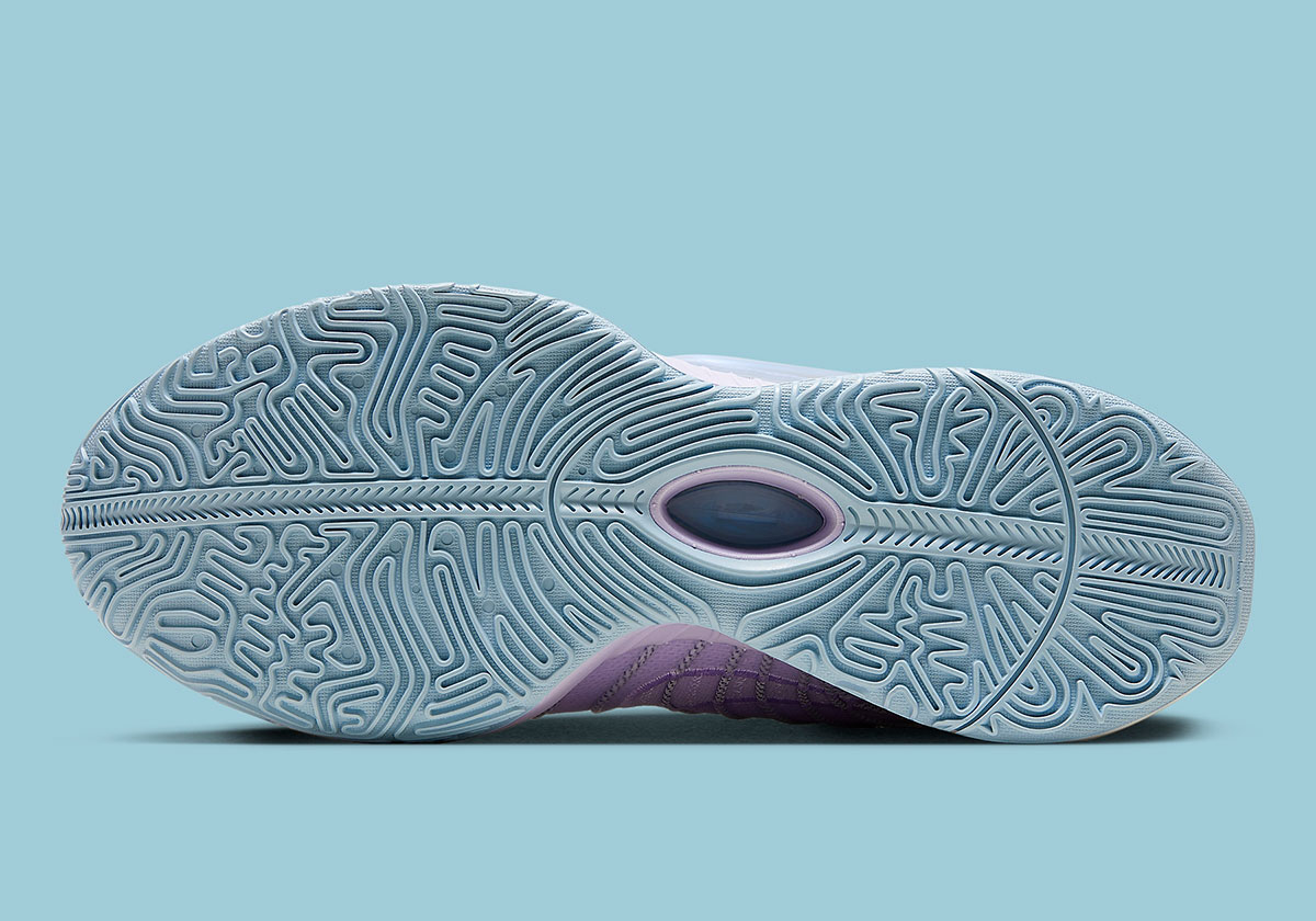 Nike LeBron 21 "Easter" HF5353-500 | SneakerNews.com