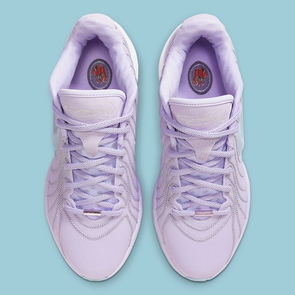 Nike LeBron 21 "Easter" HF5353-500 | SneakerNews.com