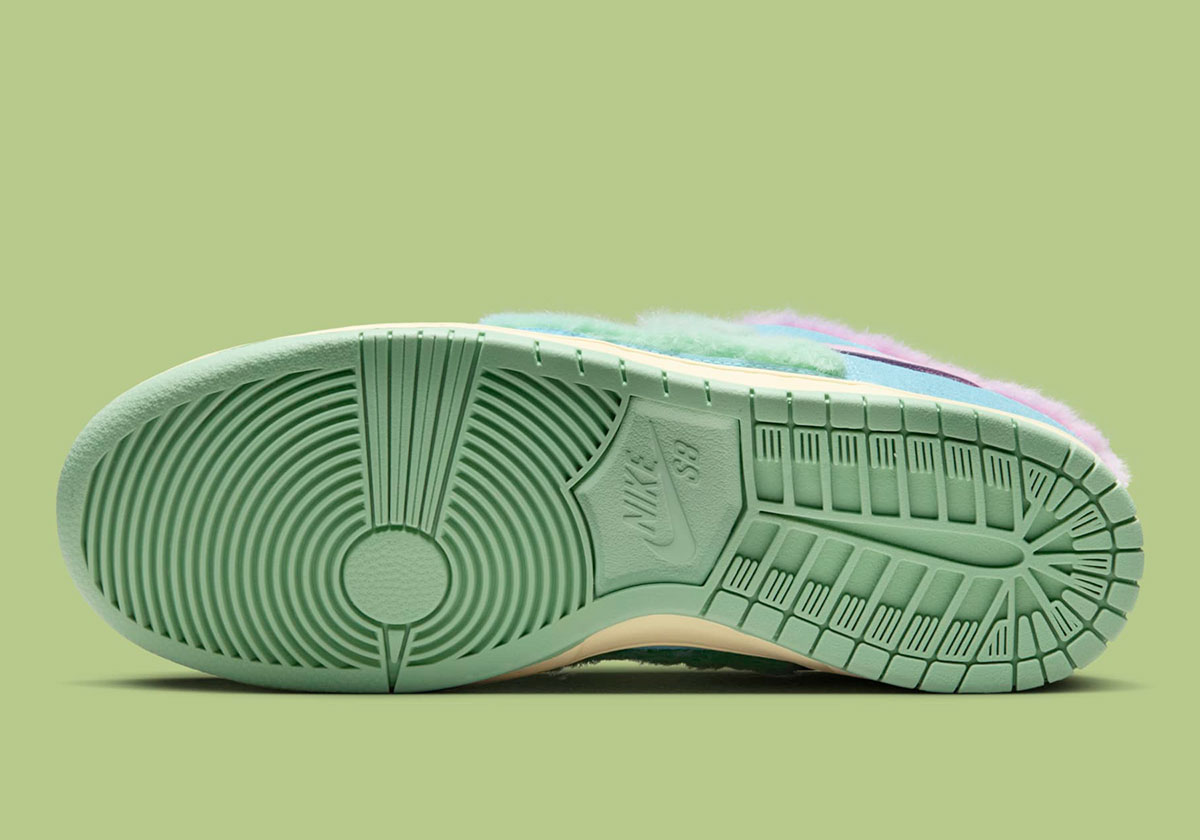 VERDY Nike SB Dunk Low "Visty" | SneakerNews.com