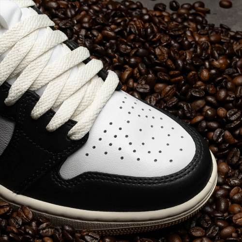 Air Jordan 1 High "Latte" FD2596-021 | SneakerNews.com