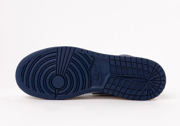 Air Jordan 1 Retro High OG “Midnight Navy” DZ5485-401 | SneakerNews.com