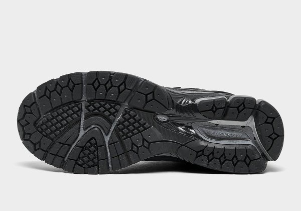 New Balance 1906R "Black/Silver" M1906RJV | SneakerNews.com