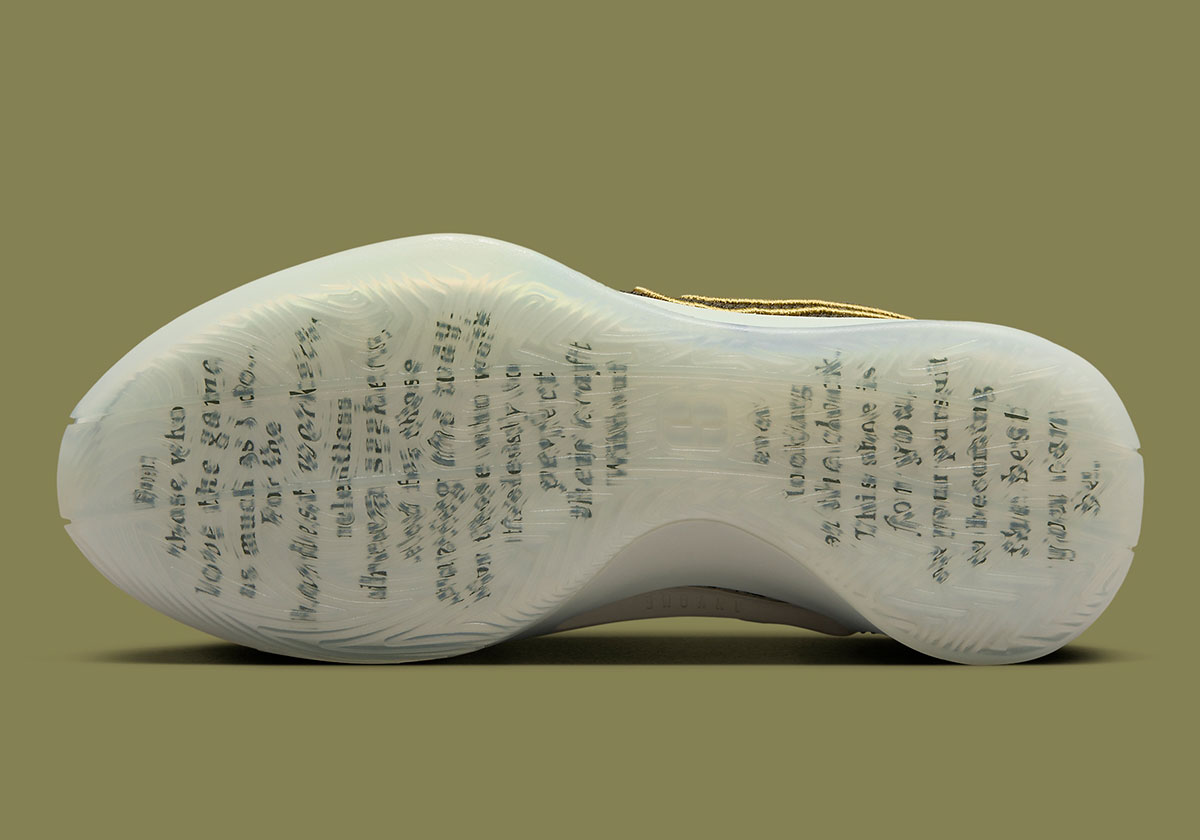 Nike Sabrina 1 "Dedication" Cargo Khaki/Metallic Gold | SneakerNews.com