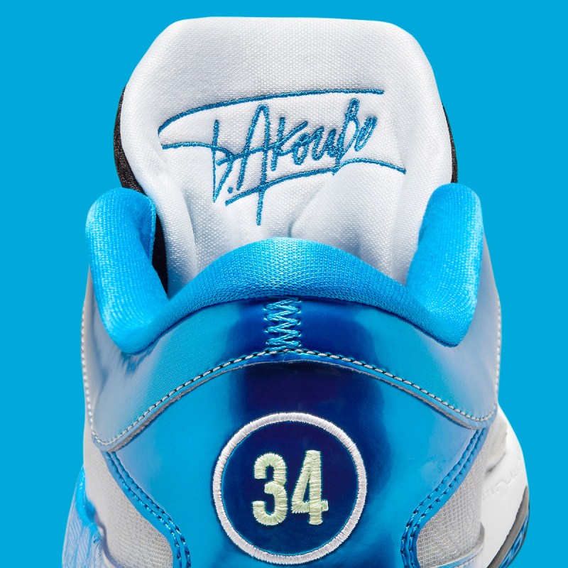 Nike Zoom Freak 5 "Ode To Your First Love" DX4985-402 | SneakerNews.com